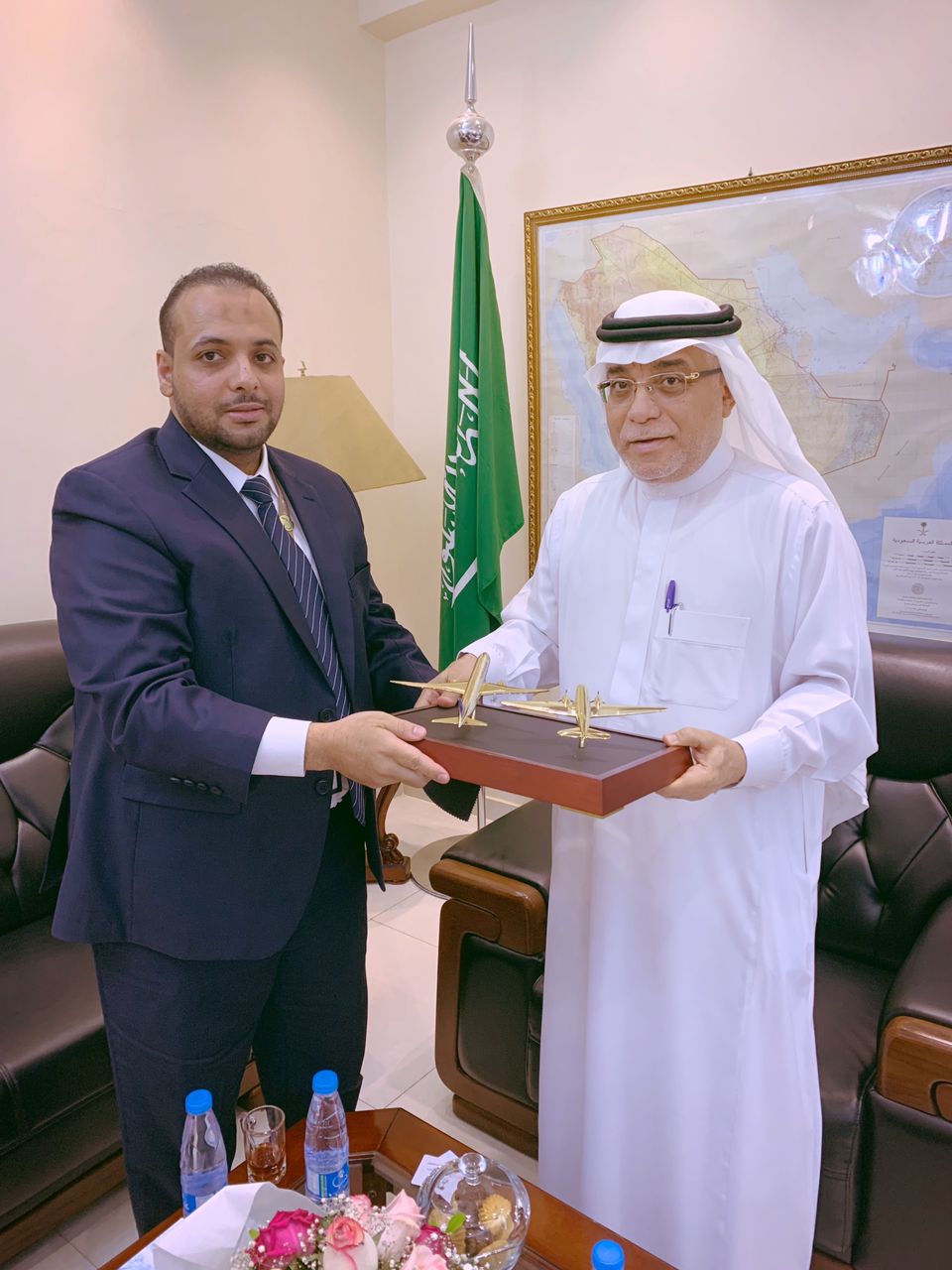 سفير خادم الحرمين الشريفين يبحث اوجه التعاون مع مدير الخطوط السعودية