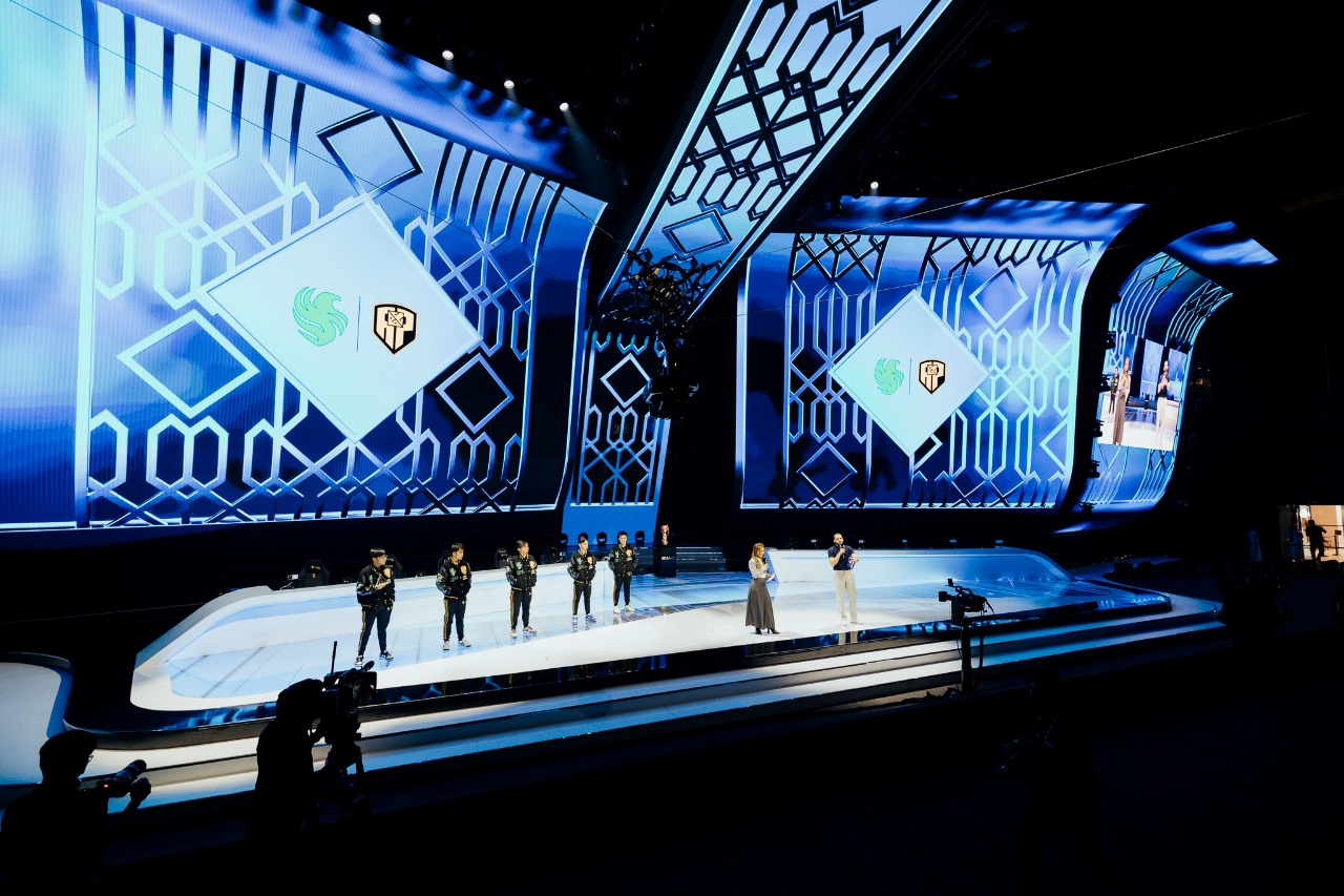 "Falcons AP.Bren" السعودي يواصل انتصاراته ويصل لنصف نهائي Mobile ...